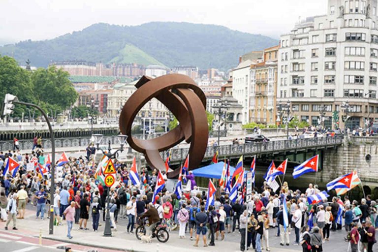 Solidaridad y recaudación de fondos para Cuba en Bilbao - La Demajagua